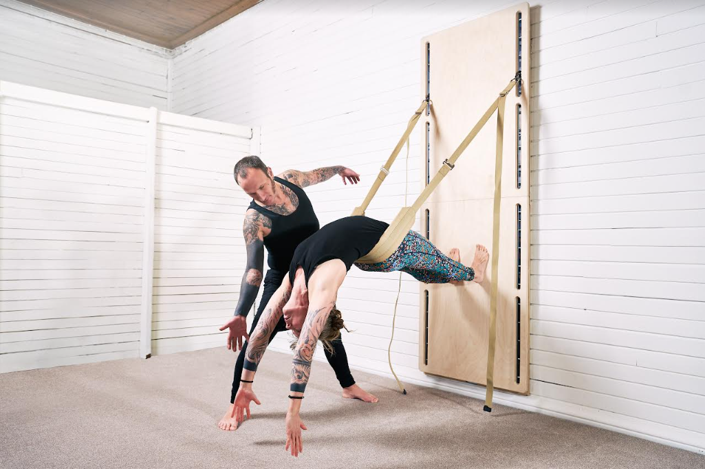 Compact Yoga Wall training - 7 strenght increasing poses